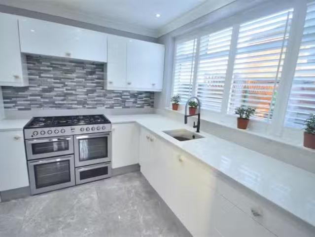 Nice Kenmore Road, Sale, 3 bedroom, Semi Detached