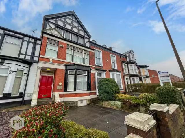 Charming Property for rent in OFFICE TO RENT Chorley New Road.
