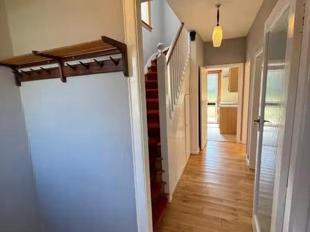 Nice Property to rent in 21, Kirkhill Gardens, Edinburgh, EH16.