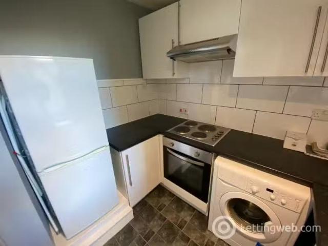 Deal! Property to rent in 56a Main Street, Invergowrie, Dundee.