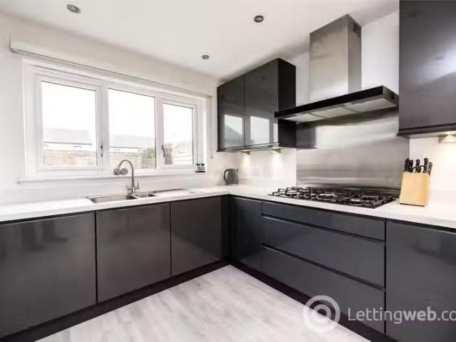 Cozy Property to rent in Charleston Road, Cove, Aberdeen, AB12