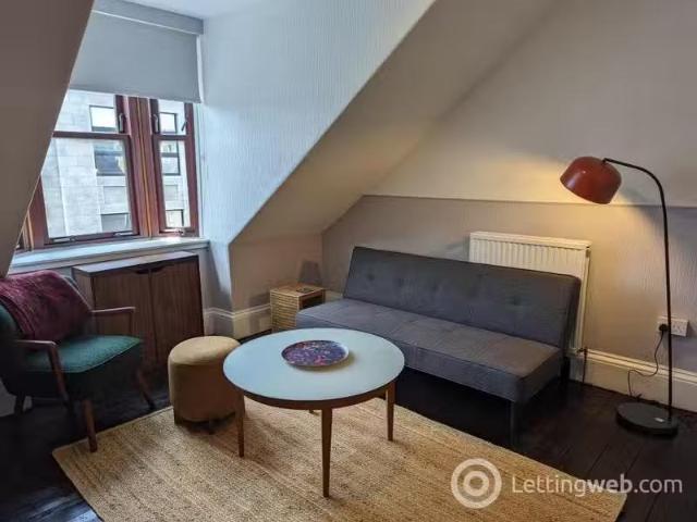 Nice Property to rent in Charlotte Street, City Centre, Aberde.