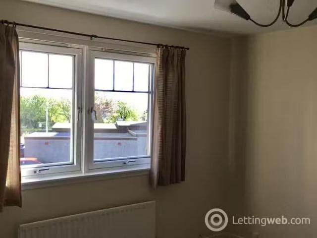 Cozy Property to rent in Branning Court, Mid Street, Kirkcaldy.