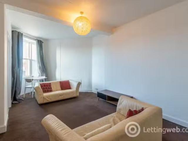 Nice Property to rent in Buccleuch Street, Edinburgh, EH8