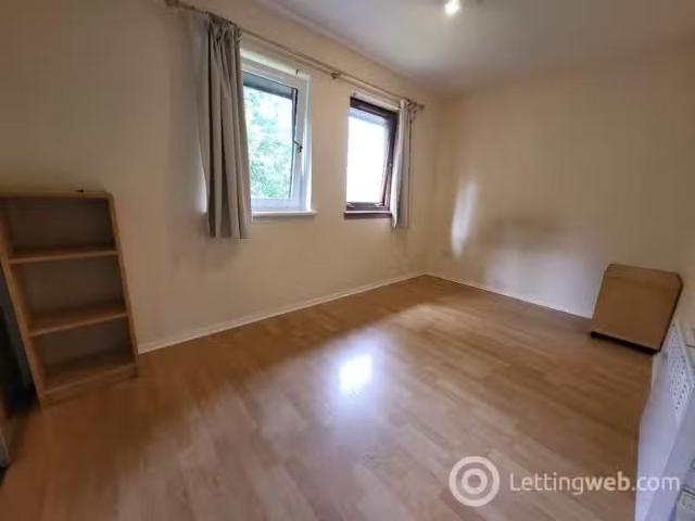 New Property to rent in Gallacher Avenue, Paisley, Renfrewshir.