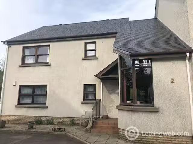 Rental! Property to rent in Gilmour Street, Eaglesham, East Re.