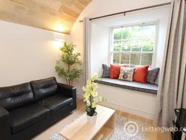 Unique Property to rent in Donaldson Drive, Haymarket, Edinbur.