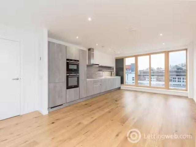 For Rent! Property to rent in Hughes Close, Cannonmills, Edinb.
