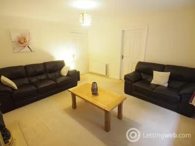 Unique Property to rent in Sir William Wallace Wynd, 1st Floor.