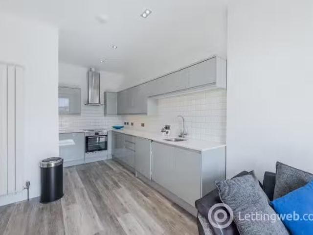 Rental! Property to rent in Roseburn Place, Roseburn, Edinburg.