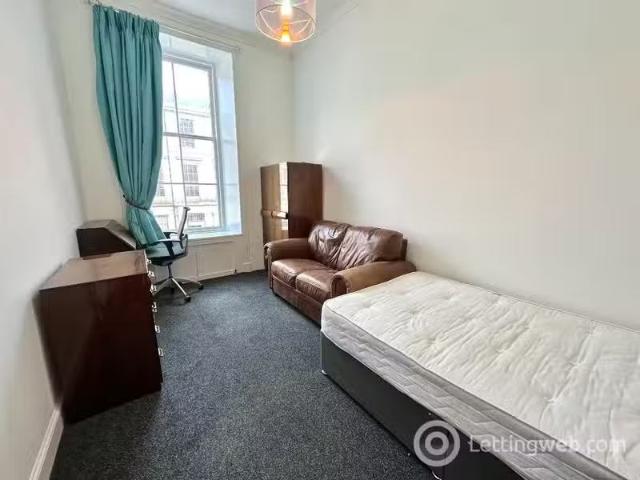 Rental! Property to rent in West Princes Street, Woodlands, Gl.