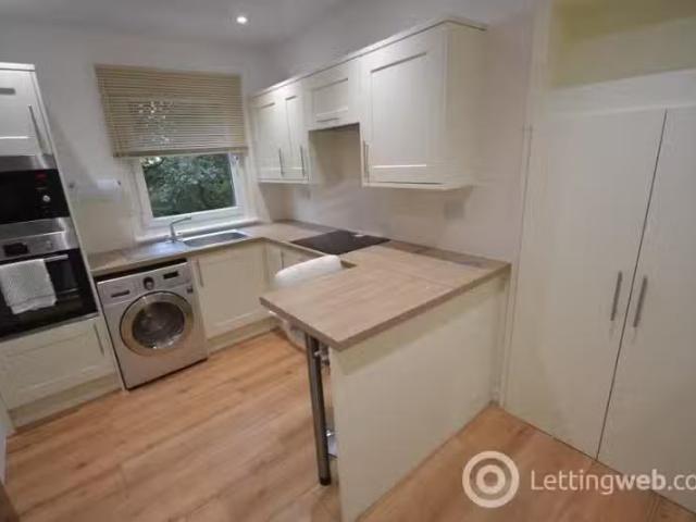 For Rent! Property to rent in Westfield court, Gorgie, Edinbur.
