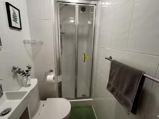 Cheap Room to rent in London, NW2