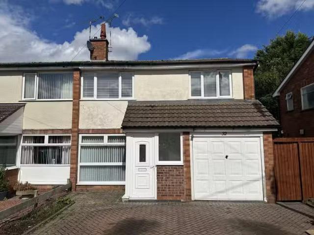 Nice St. Christophers Close, WARWICK