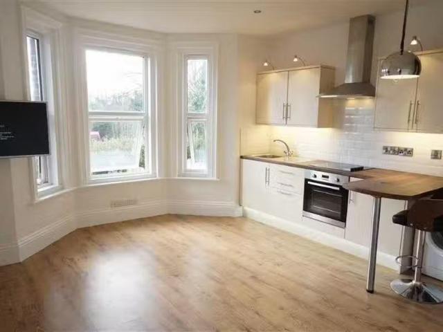 For Rent! Studio flat for rent in 38 Wellington Road, Bournemo.