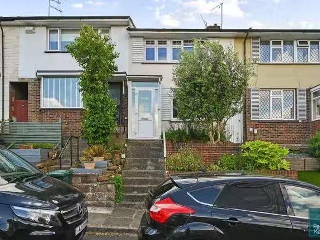 Cheap Terraced house to rent in Dean Close, Portslade BN41