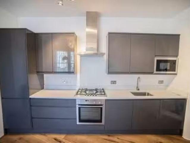 Cozy Terraced house to rent in Listria Park, London N16