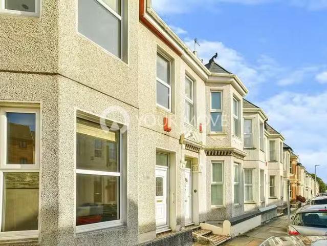 Unique 1 BA 3 bedroom Mid Terrace House to rent, Knighton Road.