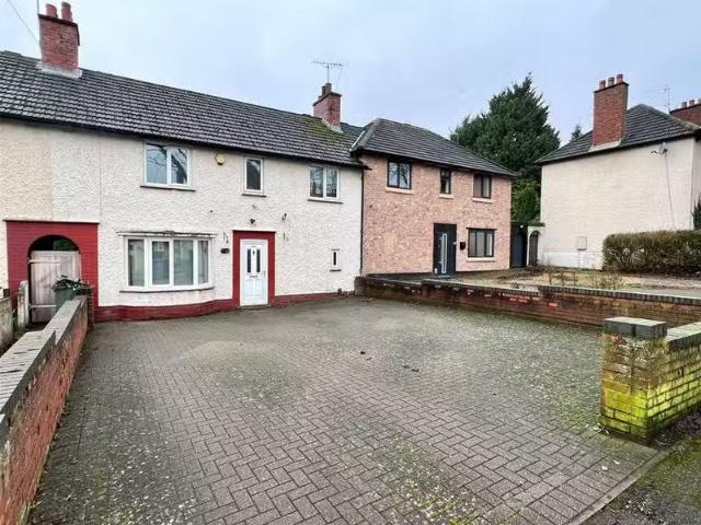 Cozy 1 BA 3 bedroom Mid Terrace House to rent, Naseby Road, Ke.