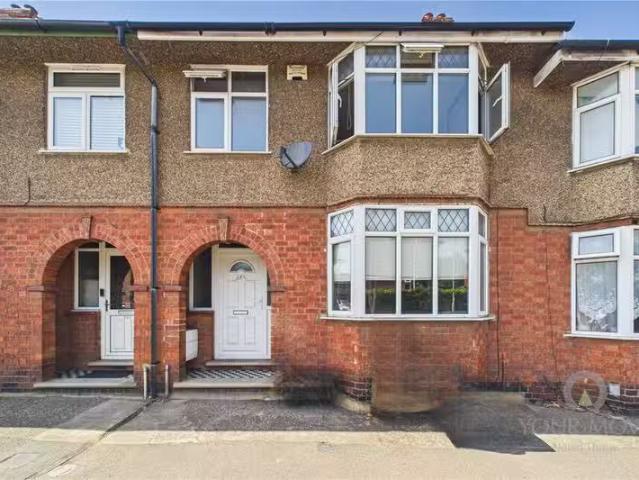 Just in! 1 BA 3 bedroom Mid Terrace House to rent, St. Andrews.