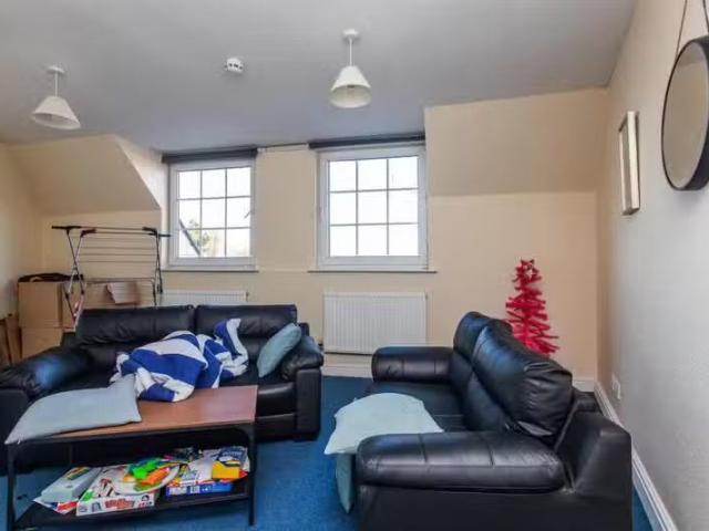 Cozy 1 BA 3 bedroom apartment for rent in Bristol Road, Birmin.