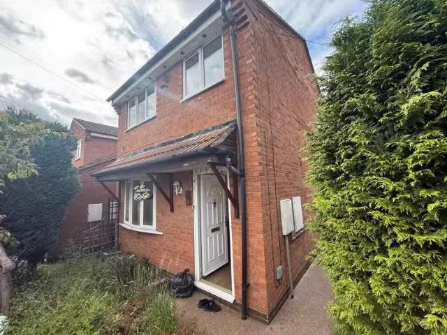 Cheap 1 BA 3 bedroom detached house for rent in Kingfisher Vie.