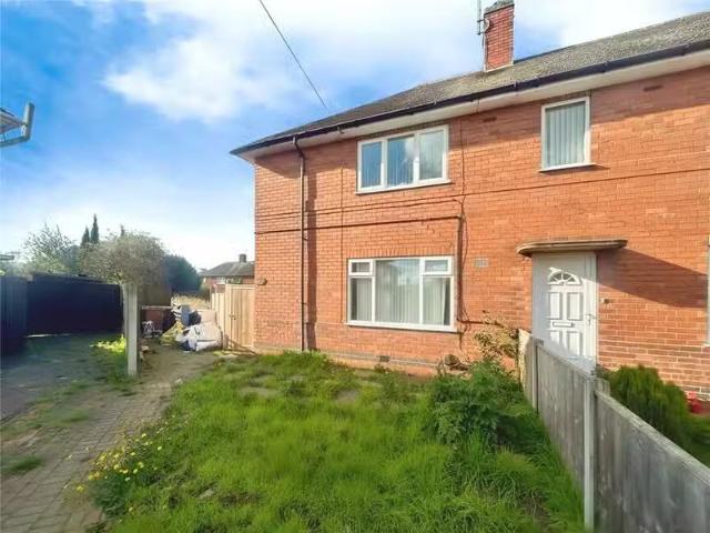 Just in! 1 BA 3 bedroom End Terrace House to rent, Bramley Roa.