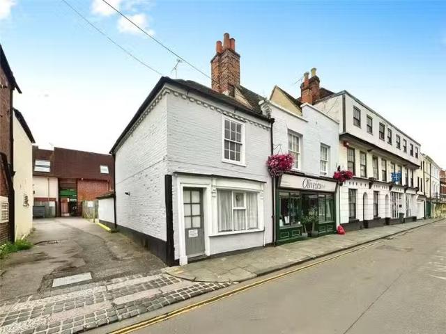 Nice 1 BA 3 bedroom End Terrace House to rent, Northgate, Cant.