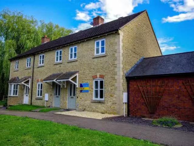 New 1 BA 3 bedroom end of terrace house for rent in Downham Wa.