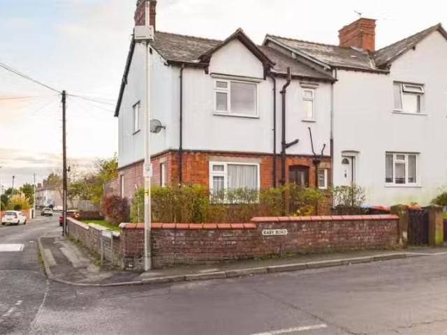 Charming 1 BA 3 bedroom end of terrace house for rent in Raby.