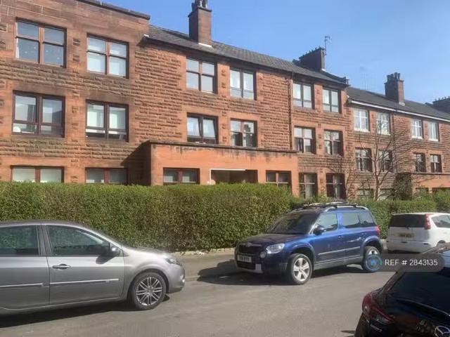 Just in! 1 BA 3 bedroom flat for rent in Craigpark Drive, Glas.