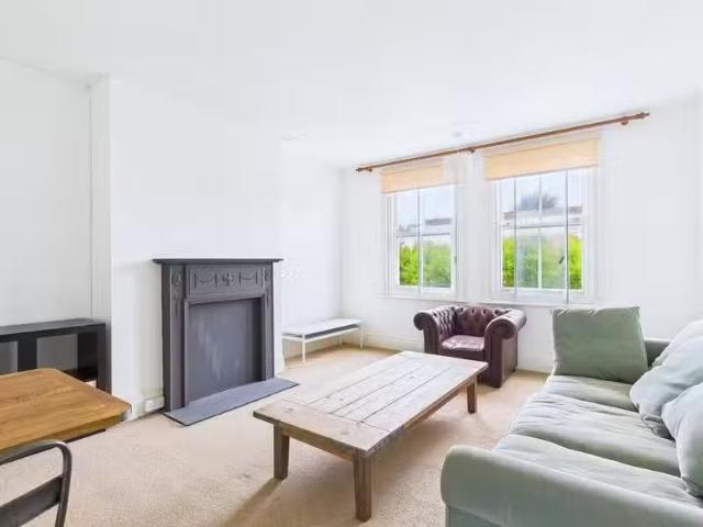 Unique 1 BA 3 bedroom flat for rent in Langdale Gardens, Hove.