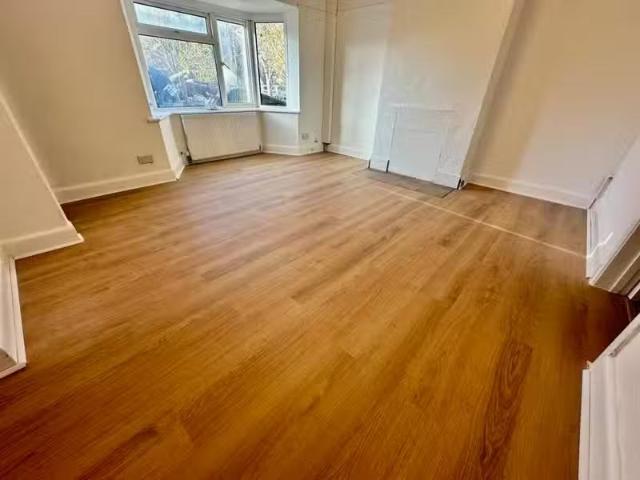 Rental! 1 BA 3 bedroom house for rent in Clifford Road, BOURNE.