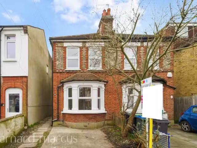 New 1 BA 3 bedroom house for rent in Coombe Gardens, NEW MALDE.