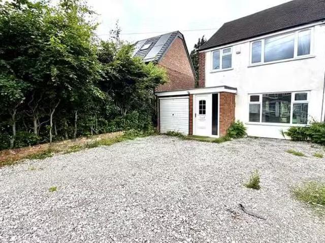 Just in! 1 BA 3 bedroom house for rent in Green Lane, Great Ba.