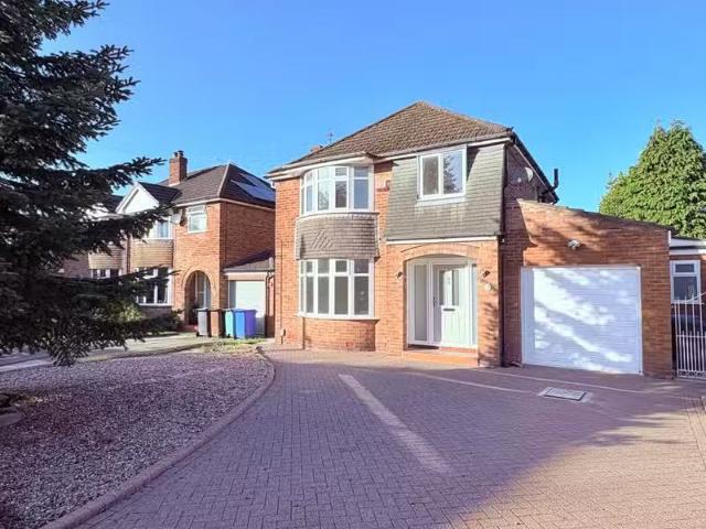 For Rent! 1 BA 3 bedroom house for rent in Hopwood Close, BL9