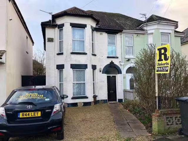 New 1 BA 3 bedroom house for rent in STUDENT THREE/ FOUR BEDRO.