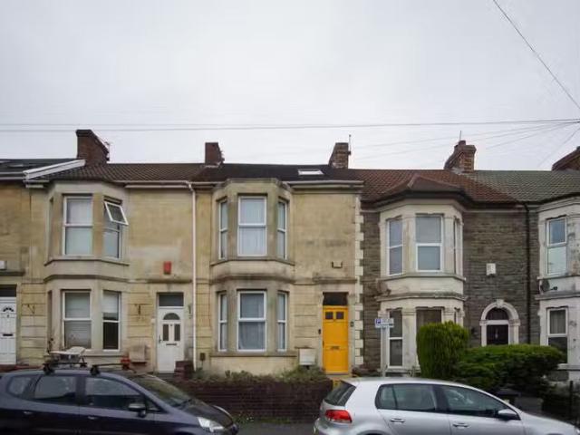 Just in! 1 BA 3 bedroom property for rent in Laurel Street, BS15