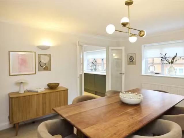 Cheap 1 BA 3 bedroom property to let in Macroom Road, London.