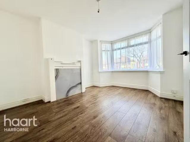 New 1 BA 3 bedroom semi detached house for rent in Cateswell R.