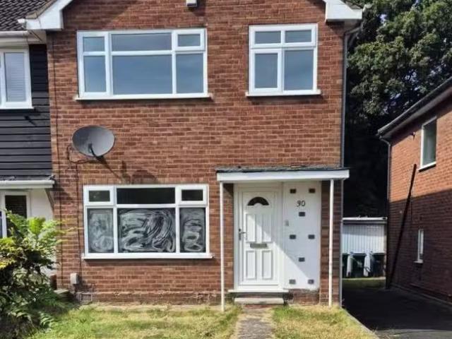 Rental! 1 BA 3 bedroom semi detached house for rent in Andrew.