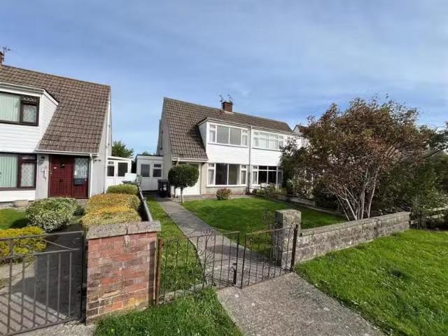 For Rent! 1 BA 3 bedroom semi detached house for rent in Baytr.