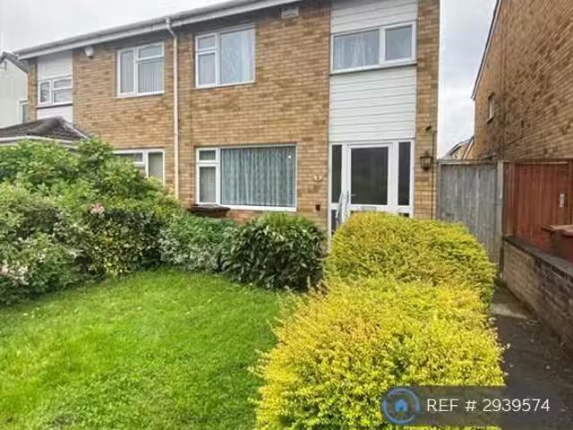 For Rent! 1 BA 3 bedroom semi detached house for rent in Green.