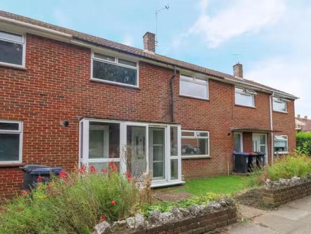 Charming 1 BA 3 bedroom semi detached house for rent in Knight.