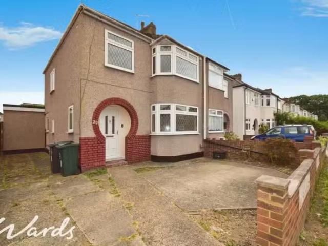 Cozy 1 BA 3 bedroom semi detached house for rent in James Road.