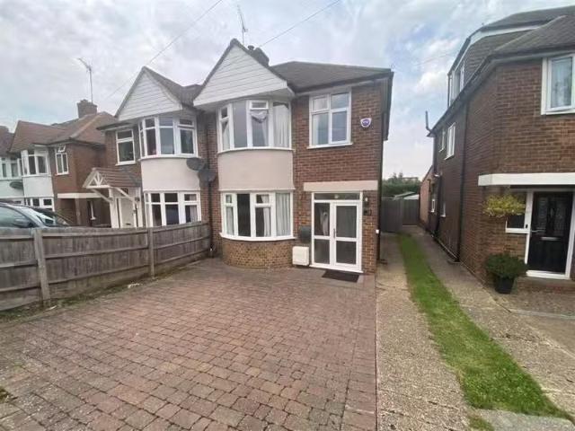 Deal! 1 BA 3 bedroom semi detached house for rent in Ormesby D.