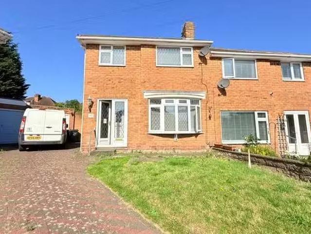 New 1 BA 3 bedroom semi detached house for rent in Quincey Dri.