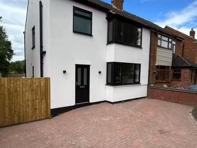 Deal! 1 BA 3 bedroom semi detached house for rent in Woodland.