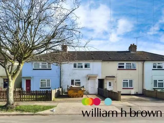 Cheap 1 BA 3 bedroom semi detached house for rent in West Aven.