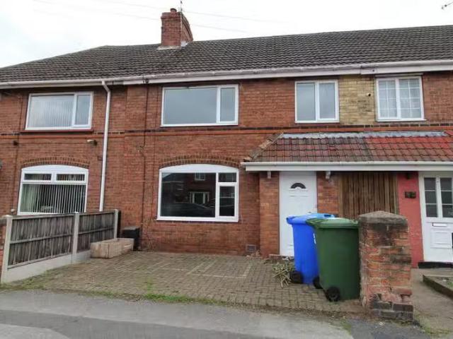 For Rent! 1 BA 3 bedroom terraced house for rent in Milne Road.